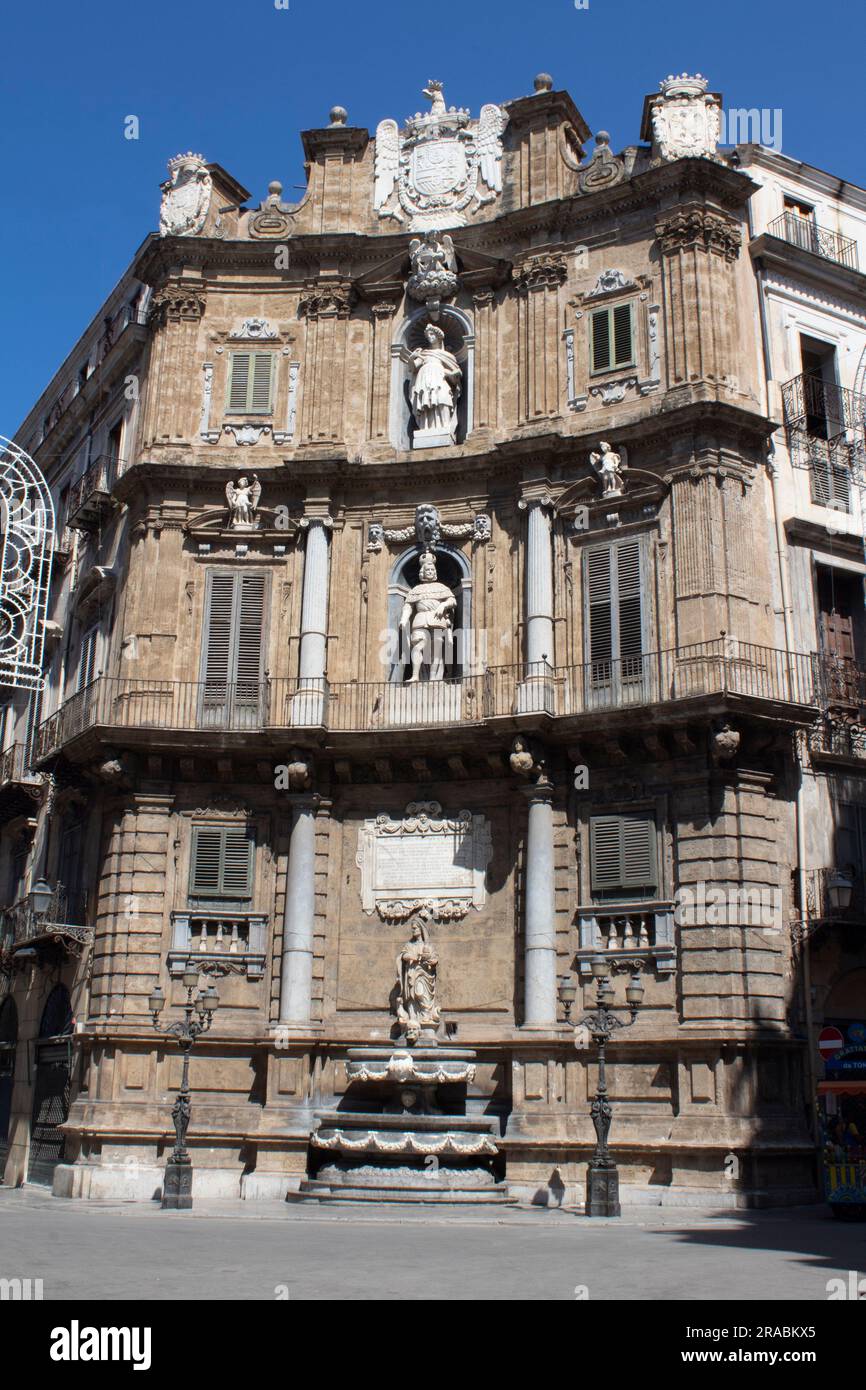Quattro Canti - Piazza Vigliena - a Baroque square in Palermo Sicily ...