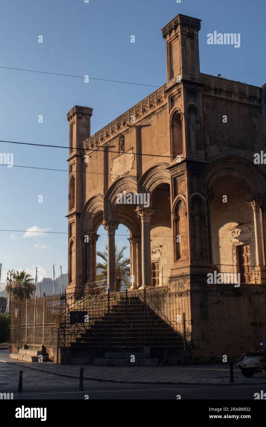Chiesa della catena hi-res stock photography and images - Alamy