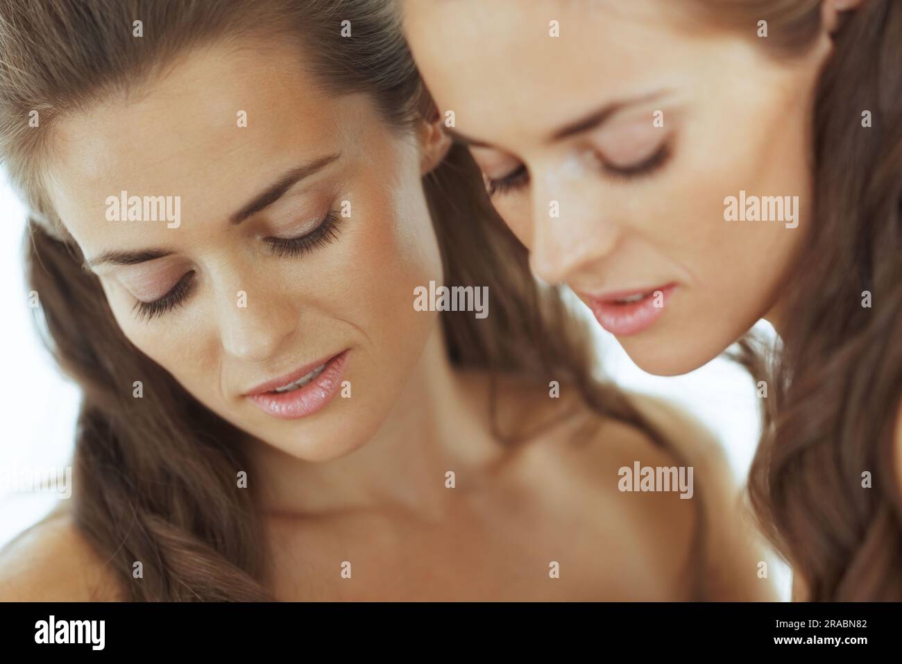 Woman modern house reflection hi-res stock photography and images - Alamy