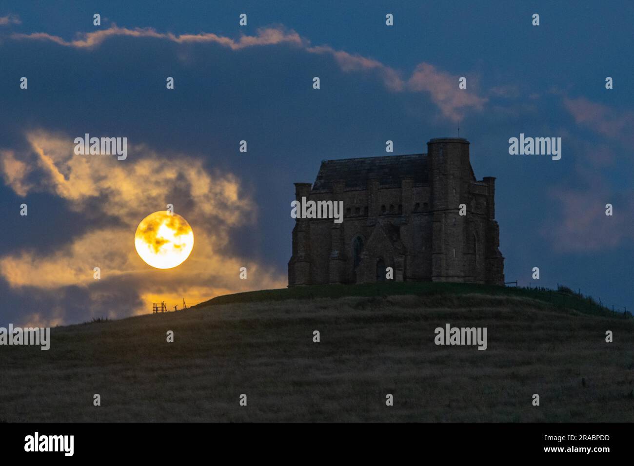 Abbotsbury, Dorset, UK. 2nd July 2023. UK Weather. The almost full Buck ...