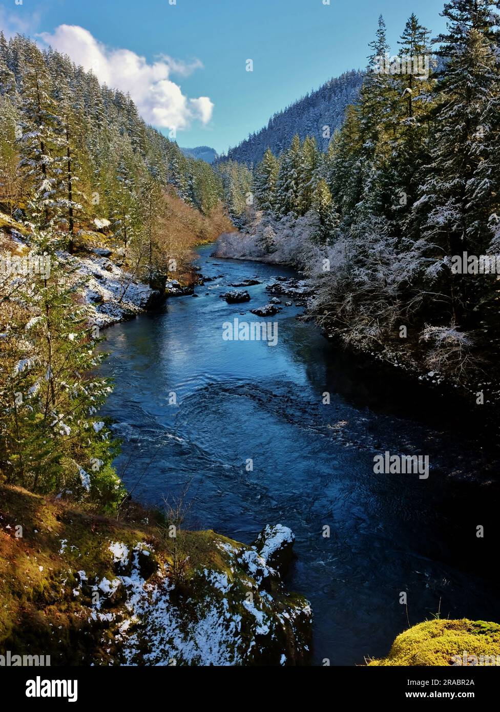 Zig zag running hi-res stock photography and images - Alamy