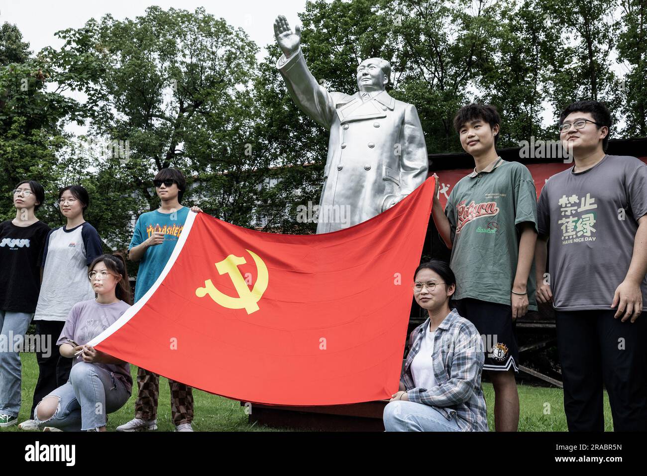 Wuhan, China. 01st July, 2023. Citizens and tourists pose for photos ...