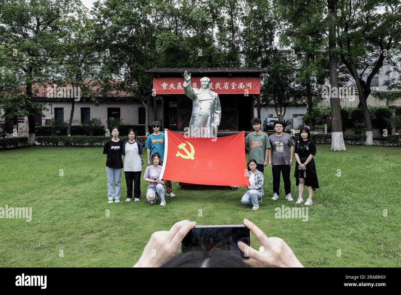 Wuhan, China. 01st July, 2023. Citizens and tourists pose for photos ...