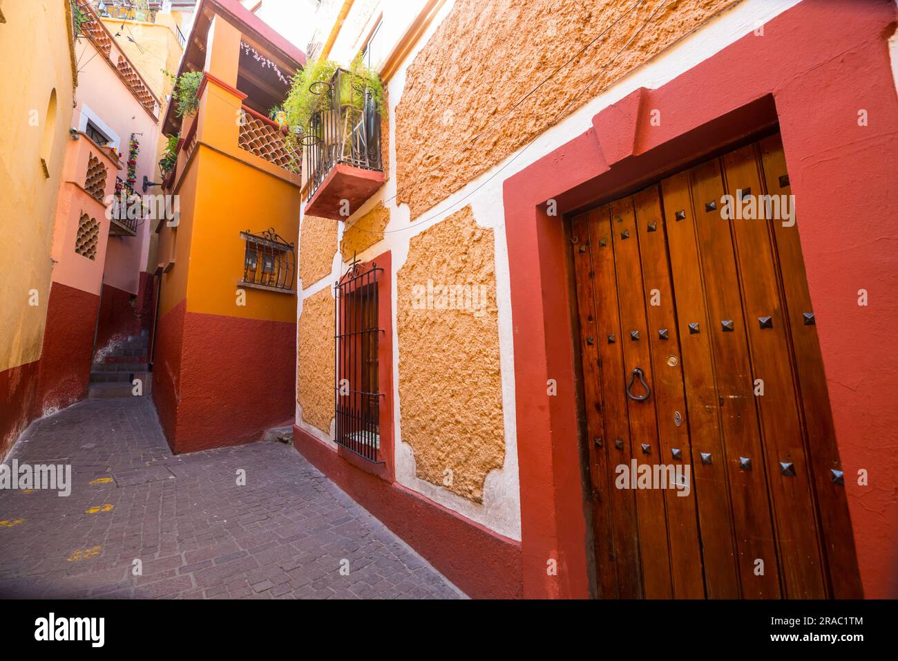 Colonial historical city Guanajuato, famous Alley of the Kiss (Callejon ...
