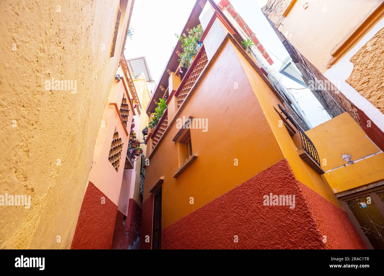 Colonial historical city Guanajuato, famous Alley of the Kiss (Callejon ...