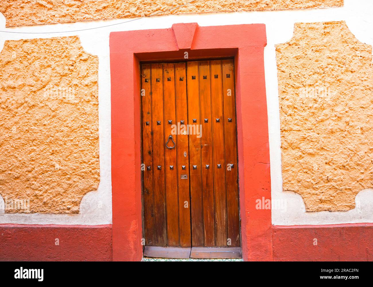 Colonial design hi-res stock photography and images - Alamy