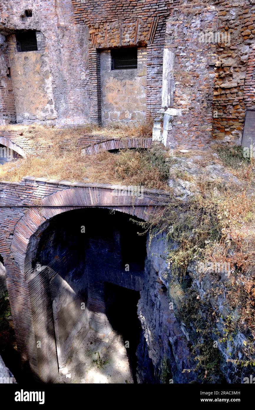 Roman ruins Insula Dell'ara Coeli under Capitoline and Campidoglio in ...