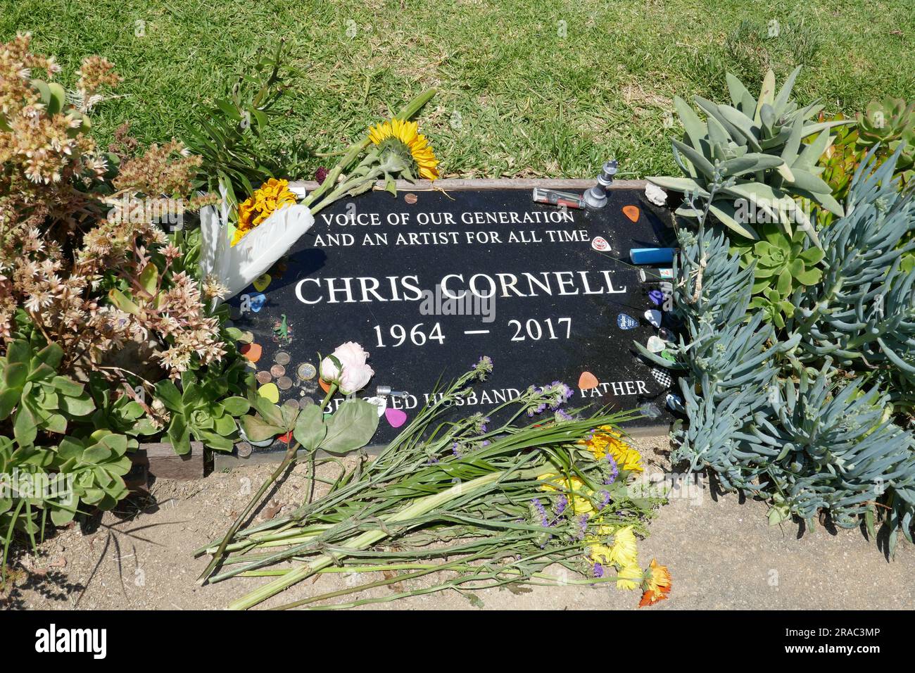 Los Angeles, California, USA 2nd July 2023 Singer/Musician Chris Cornell Grave in Garden of ...