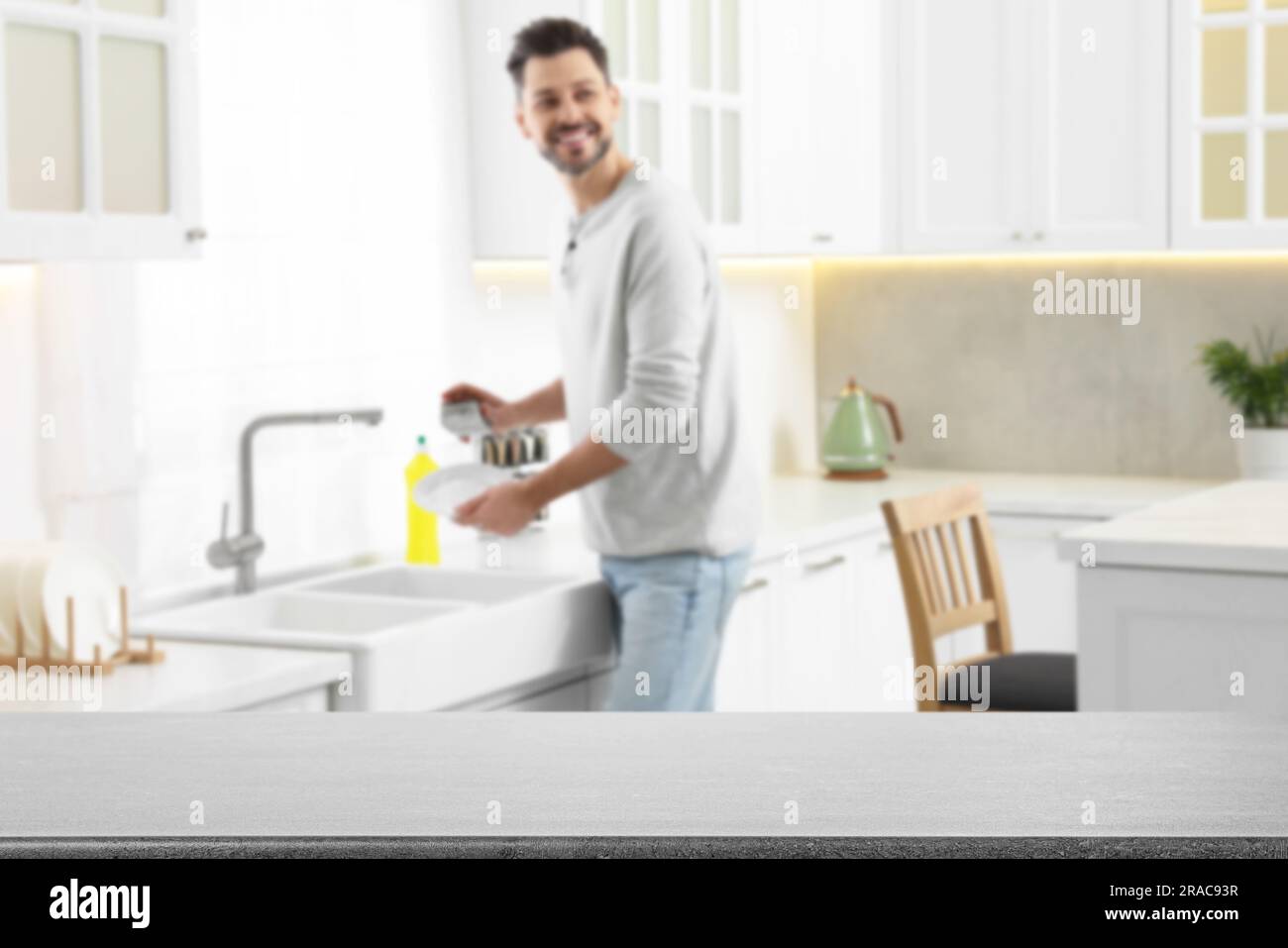 Doing washing hi-res stock photography and images - Alamy