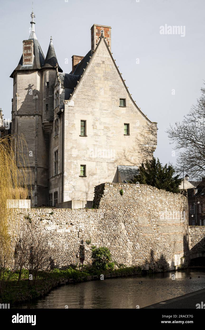 Roman rampart hi-res stock photography and images - Alamy