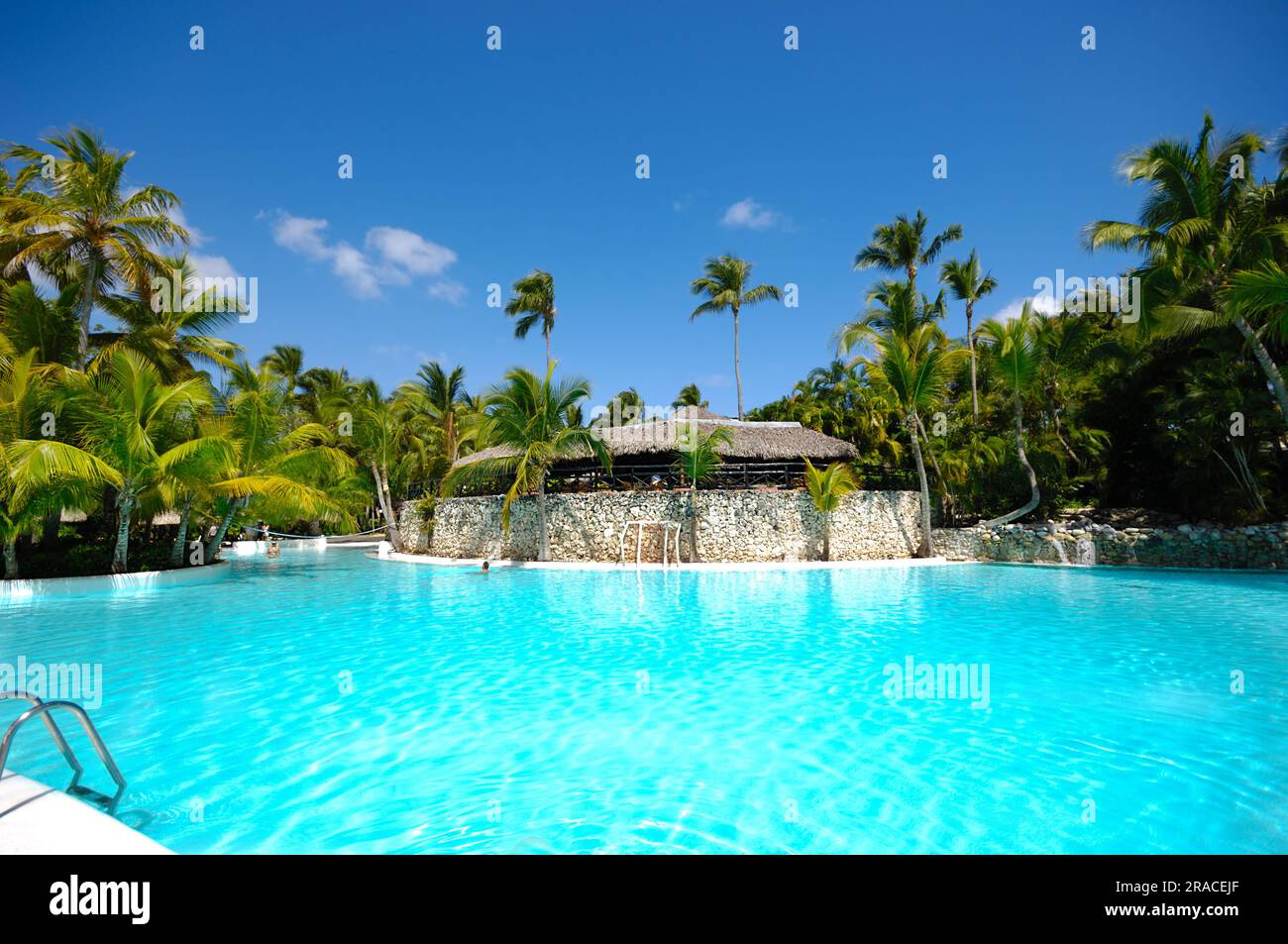 Hotel resort with a very nice swimming pool Stock Photo - Alamy