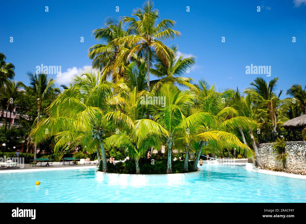 Hotel resort with a very nice swimming pool Stock Photo - Alamy