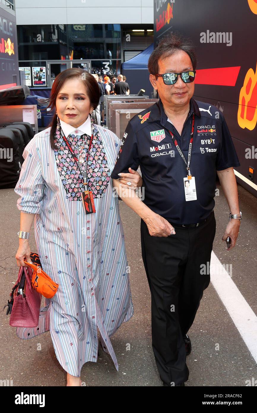 Chalerm yoovidhya hi-res stock photography and images - Alamy