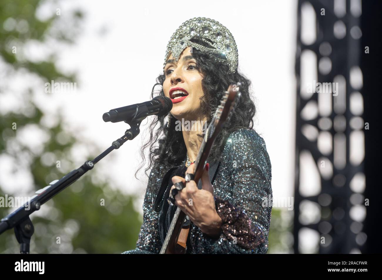 Cantora brasileira hi-res stock photography and images - Alamy