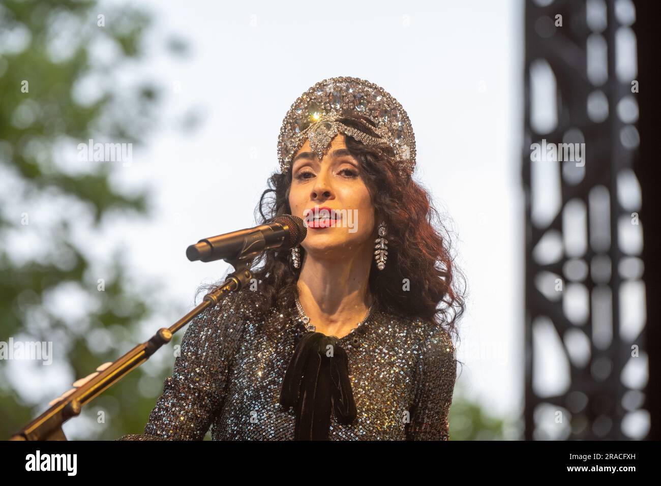 Cantora brasileira hi-res stock photography and images - Alamy