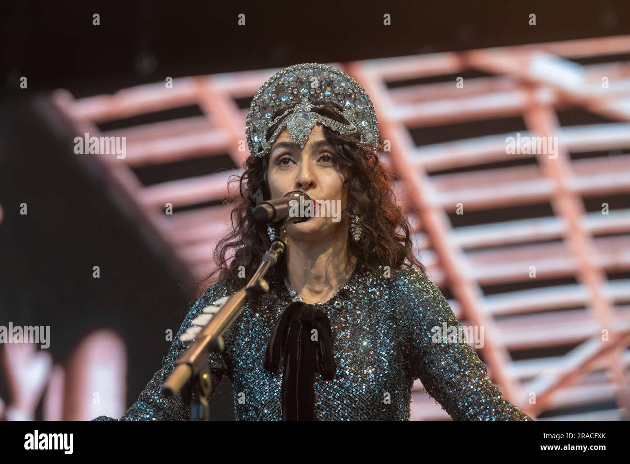 Cantora brasileira hi-res stock photography and images - Alamy
