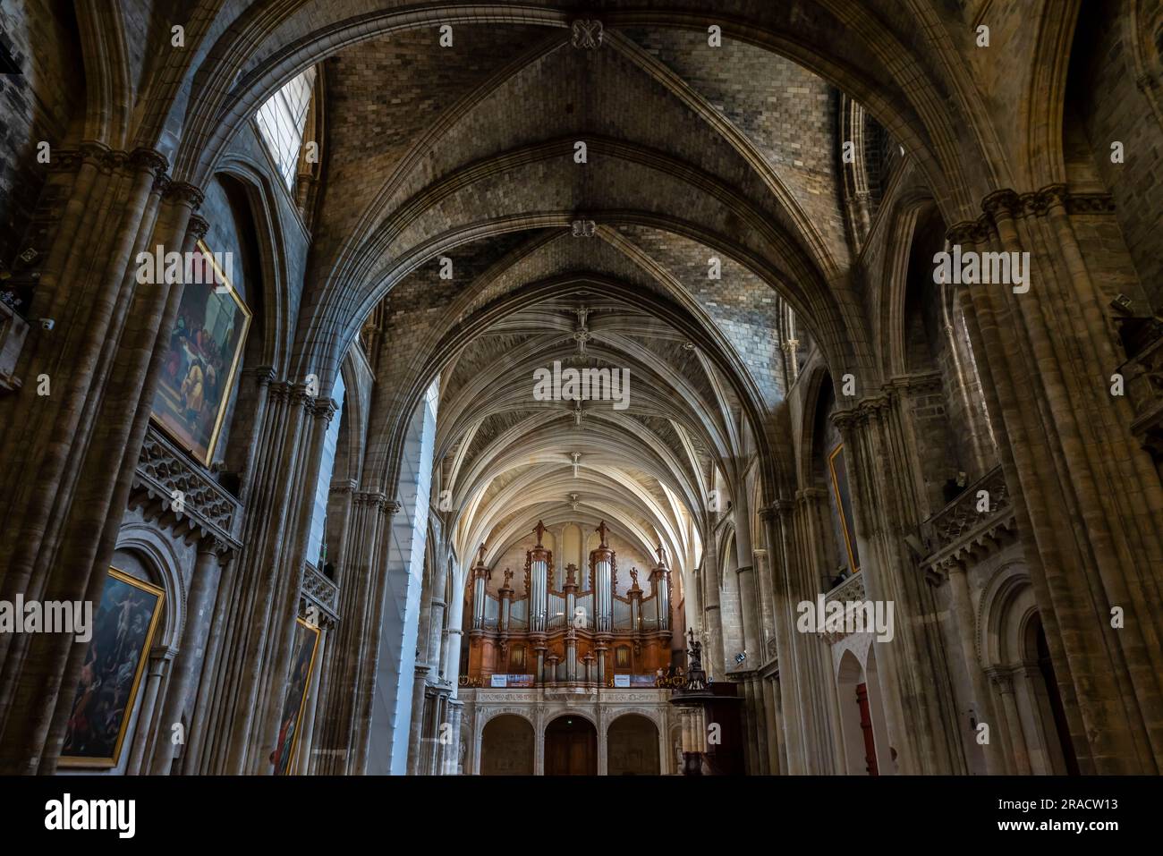 West side of central nave with its decorative 16th-century lierne ...