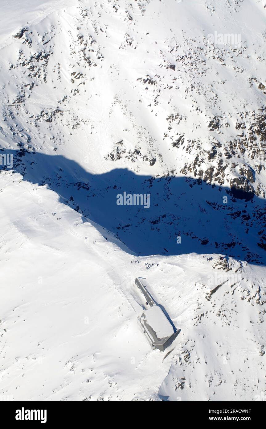 Snowdon summit cafe hi-res stock photography and images - Alamy