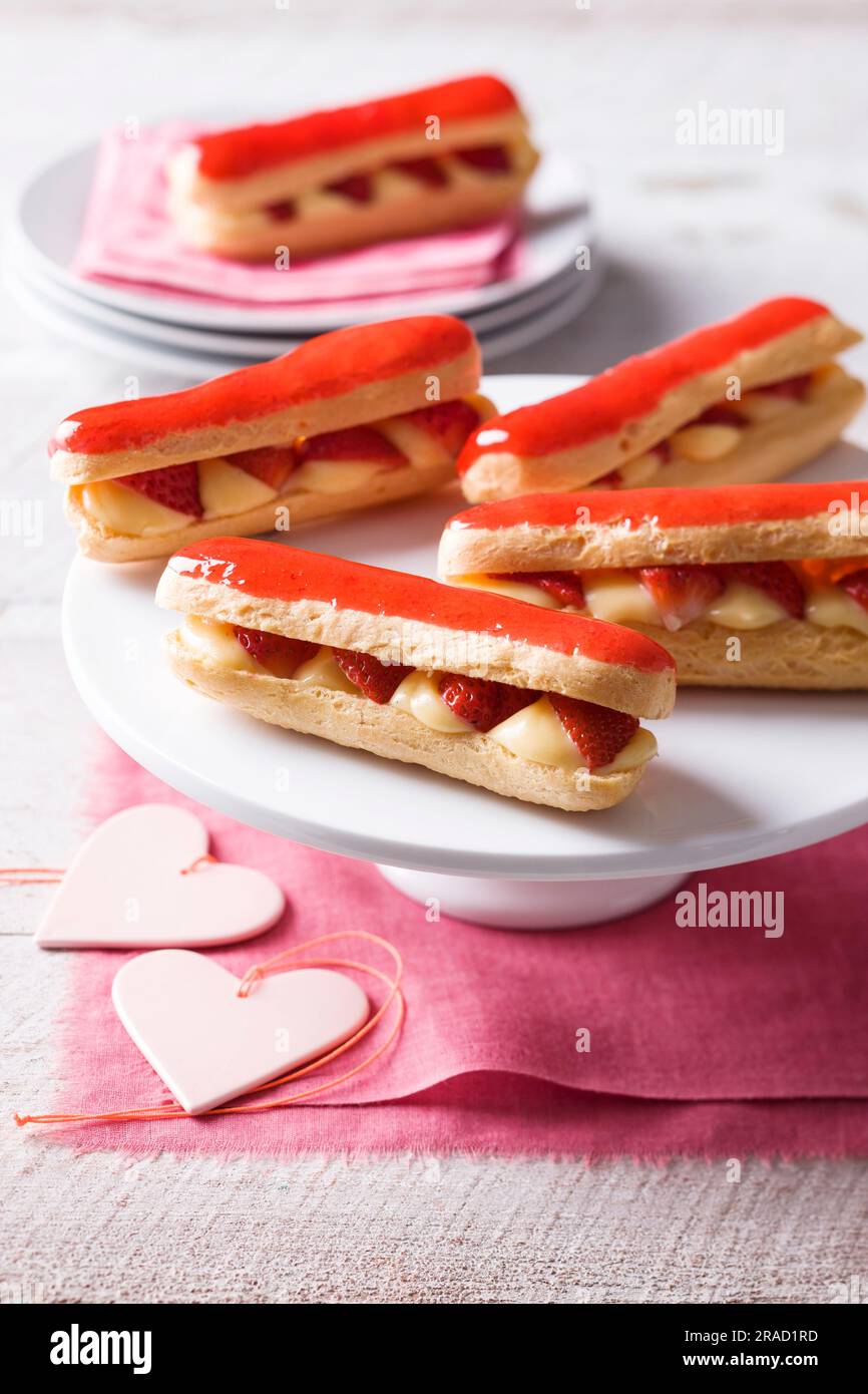 Cream puff inside eclairs hi-res stock photography and images - Alamy