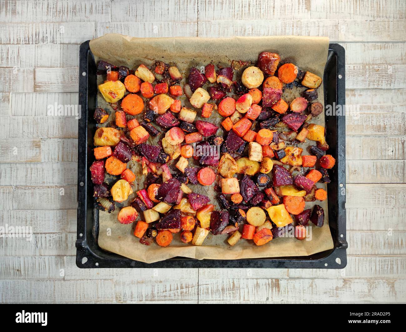 Roasted veggies on sheet hi-res stock photography and images - Alamy