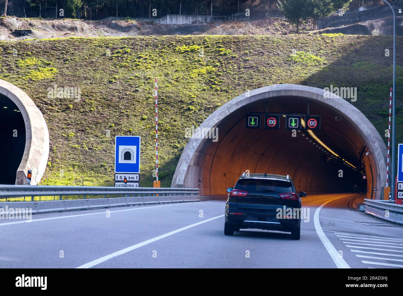 Roadway tunnel hi-res stock photography and images - Alamy