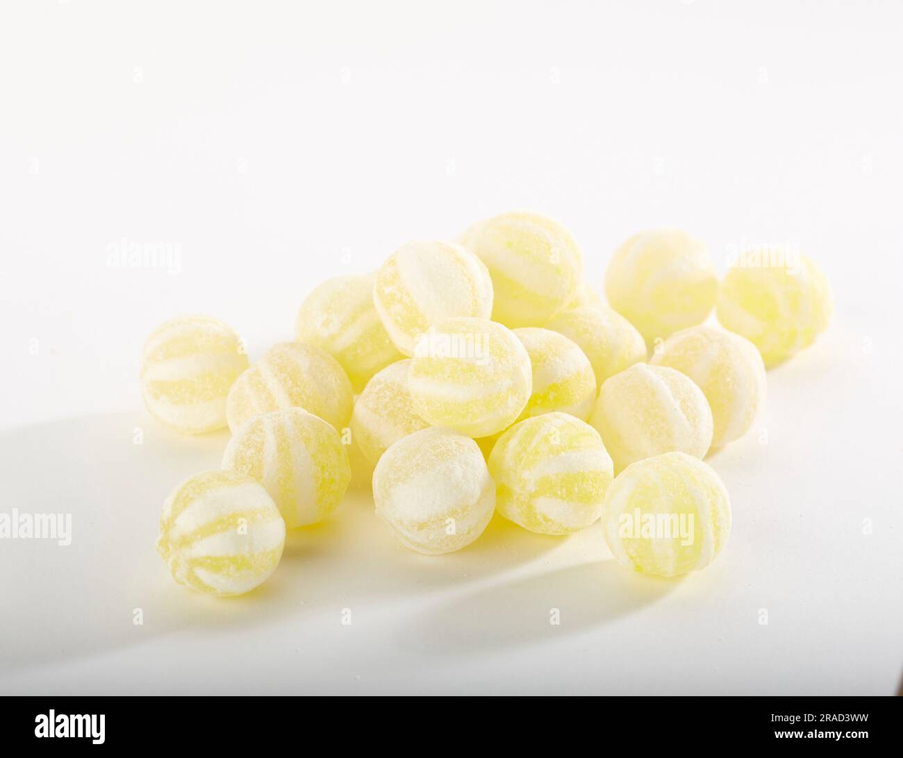 Lemon candies hi-res stock photography and images - Alamy