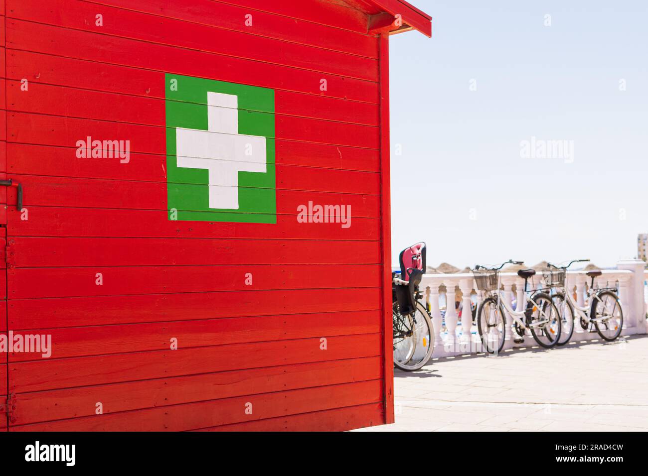 First aid center sign hi-res stock photography and images - Alamy