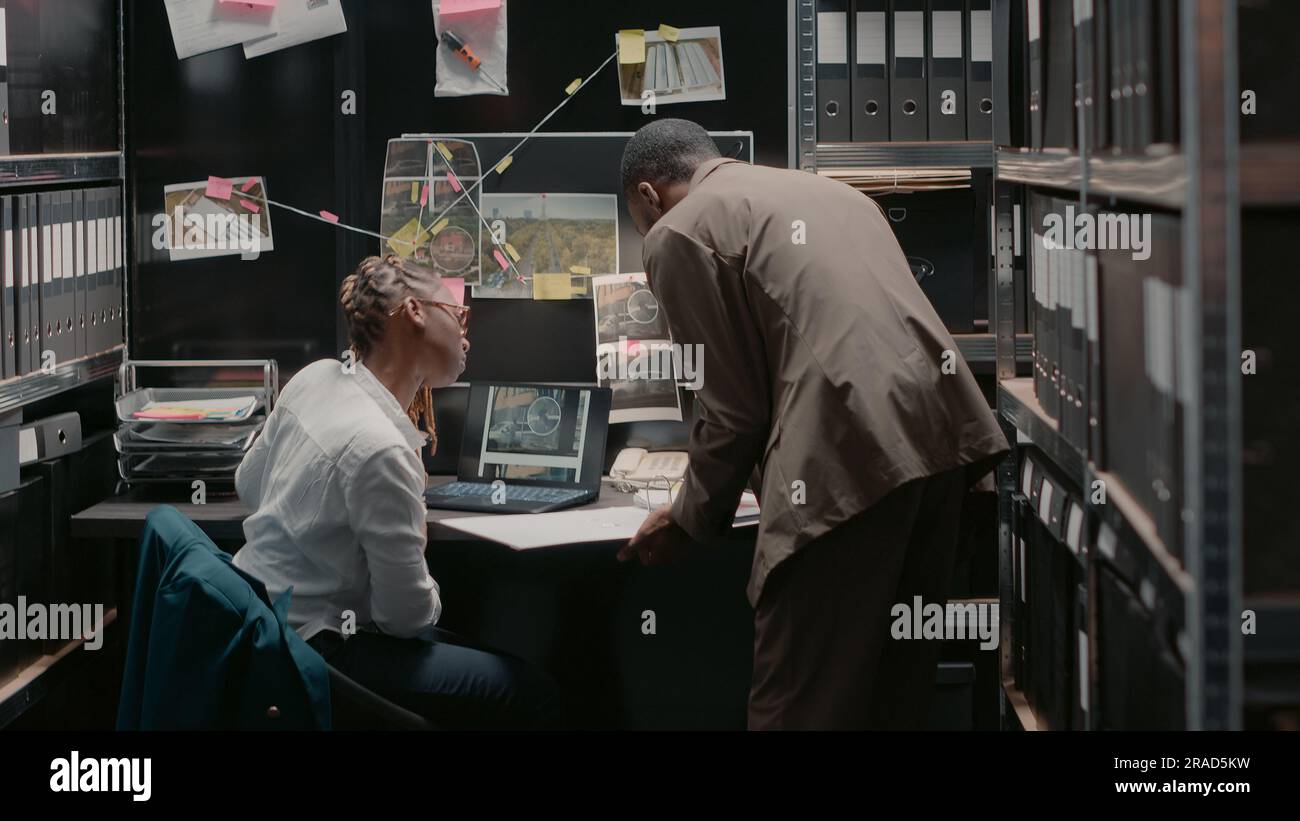 African american police detectives hi-res stock photography and images ...