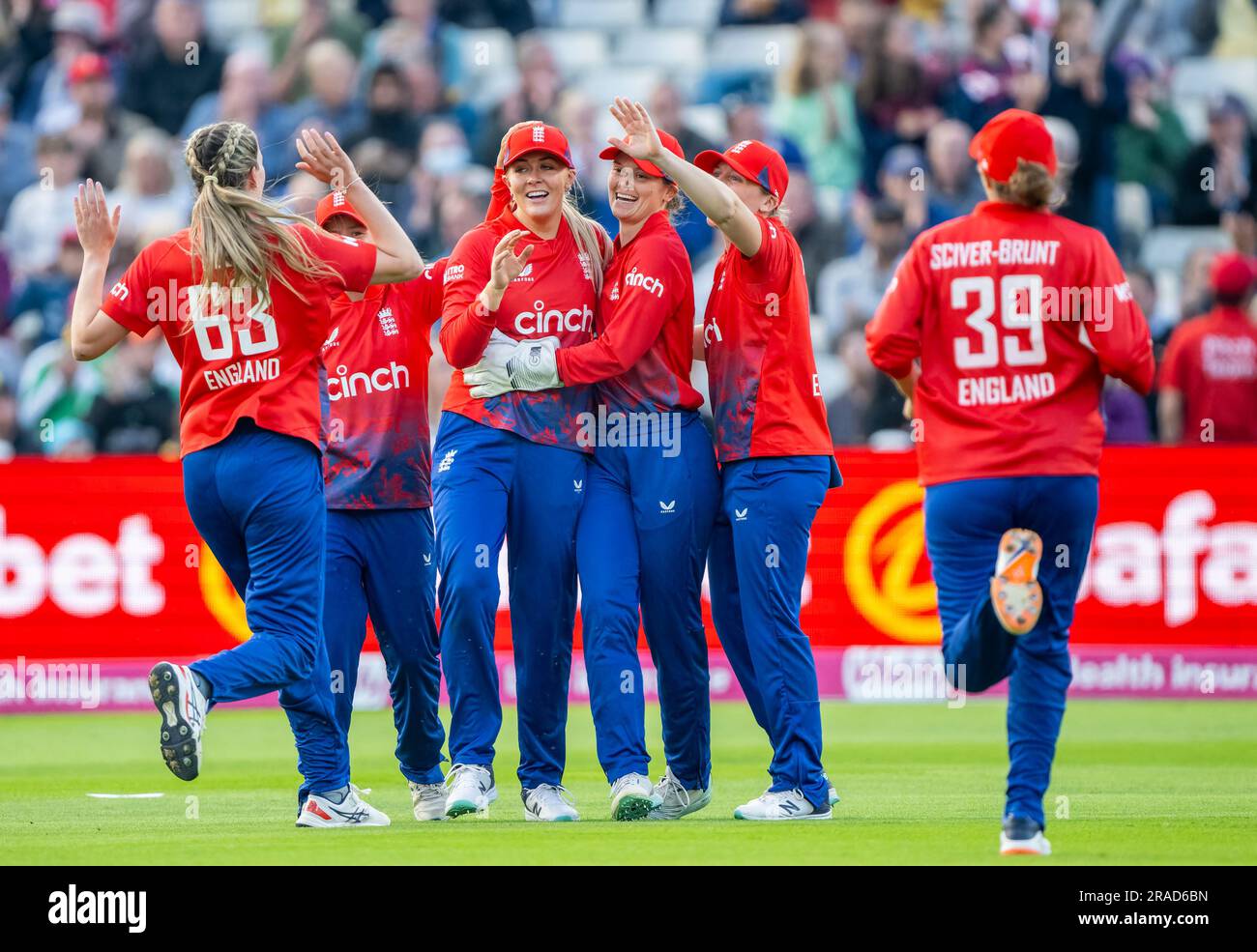 England players celebrate the wicket of Alyssa Healy caught by Sarah ...