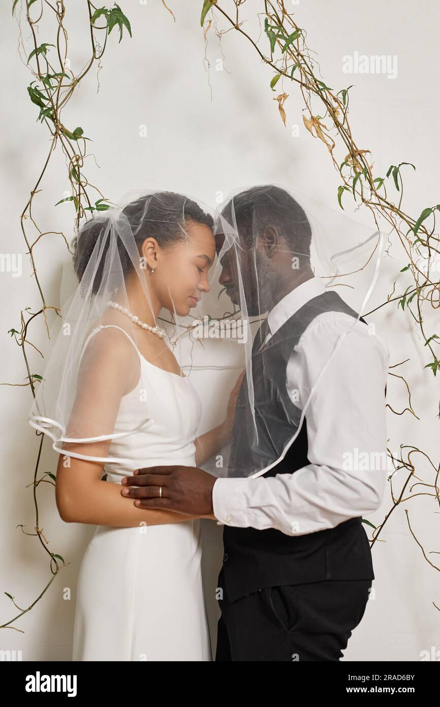 Black woman white man plants hi-res stock photography and images - Alamy