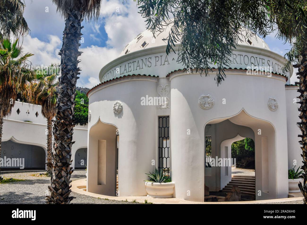Kuppelpavillion mit Therme in Kallithea auf Rhodos Stock Photo - Alamy