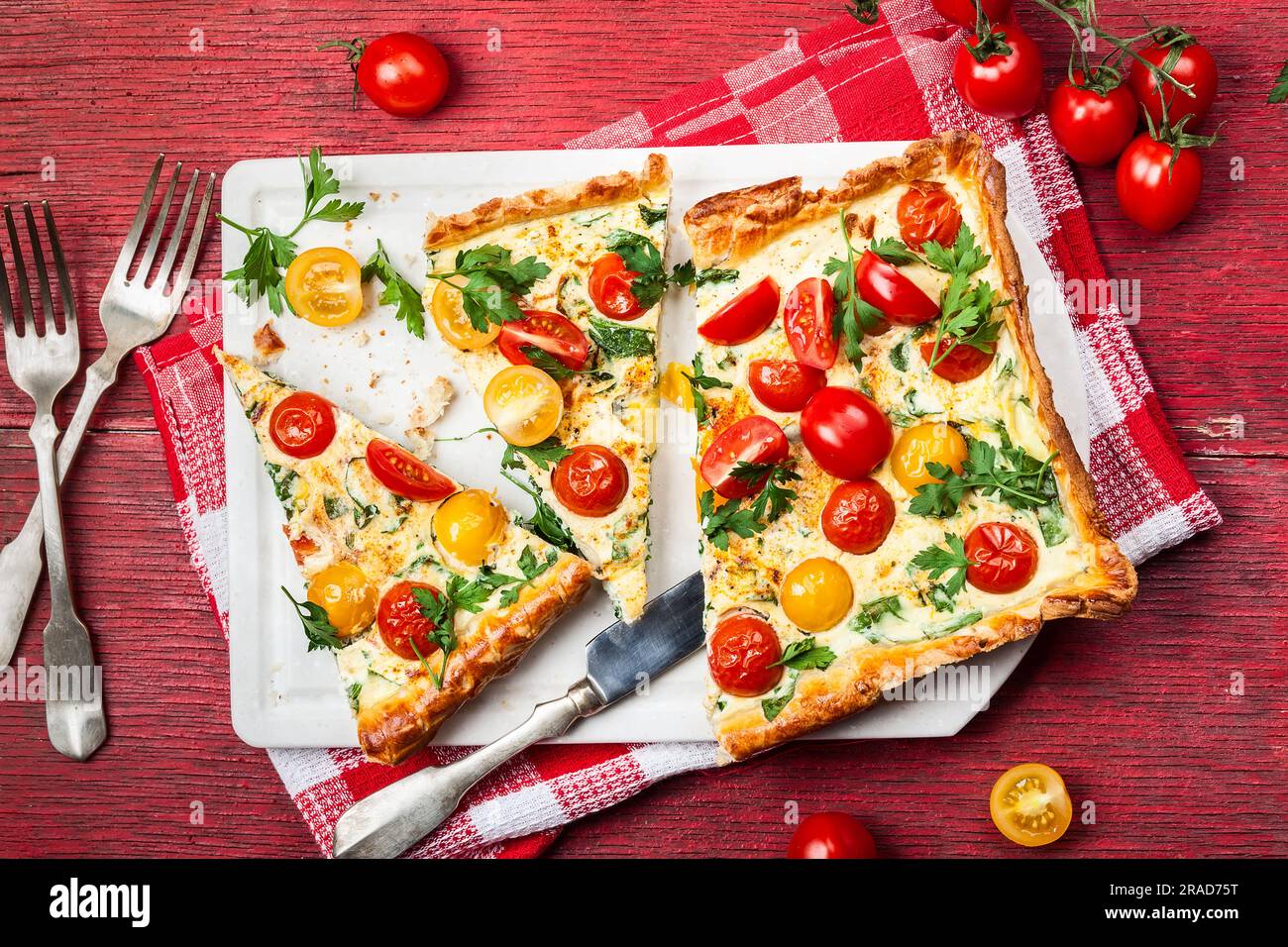 Deliciously simple tomato tart made with puff pastry, red and yellow ...
