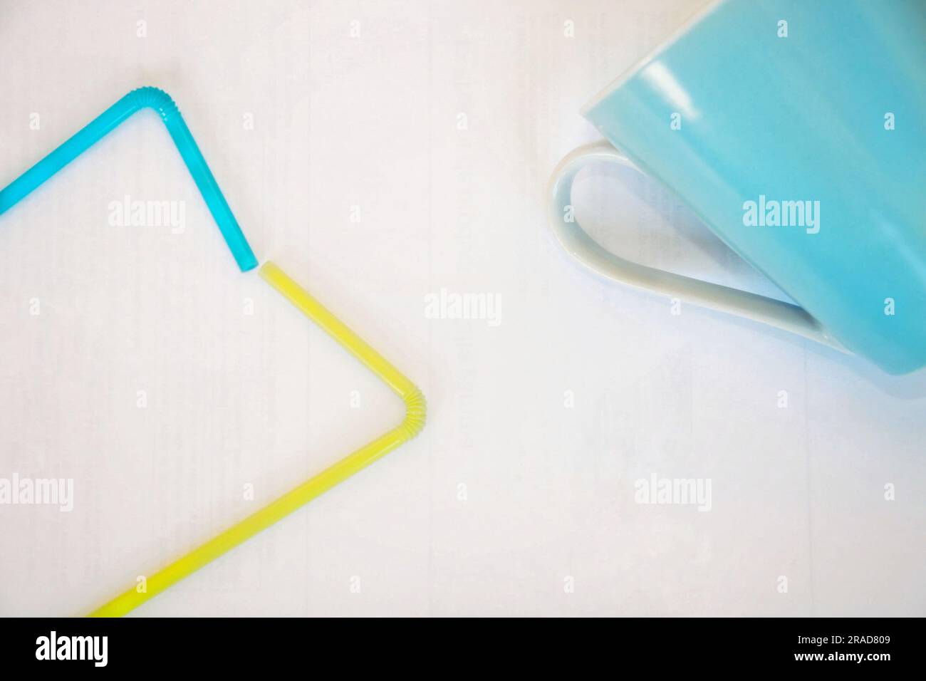 Office straw hi-res stock photography and images - Alamy