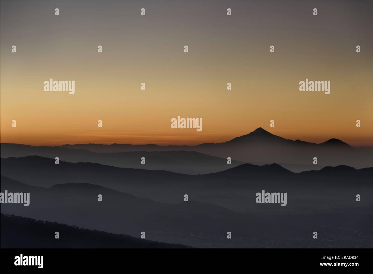 Pico de Orizaba Volcano as the sun rises over the mountain range Stock ...