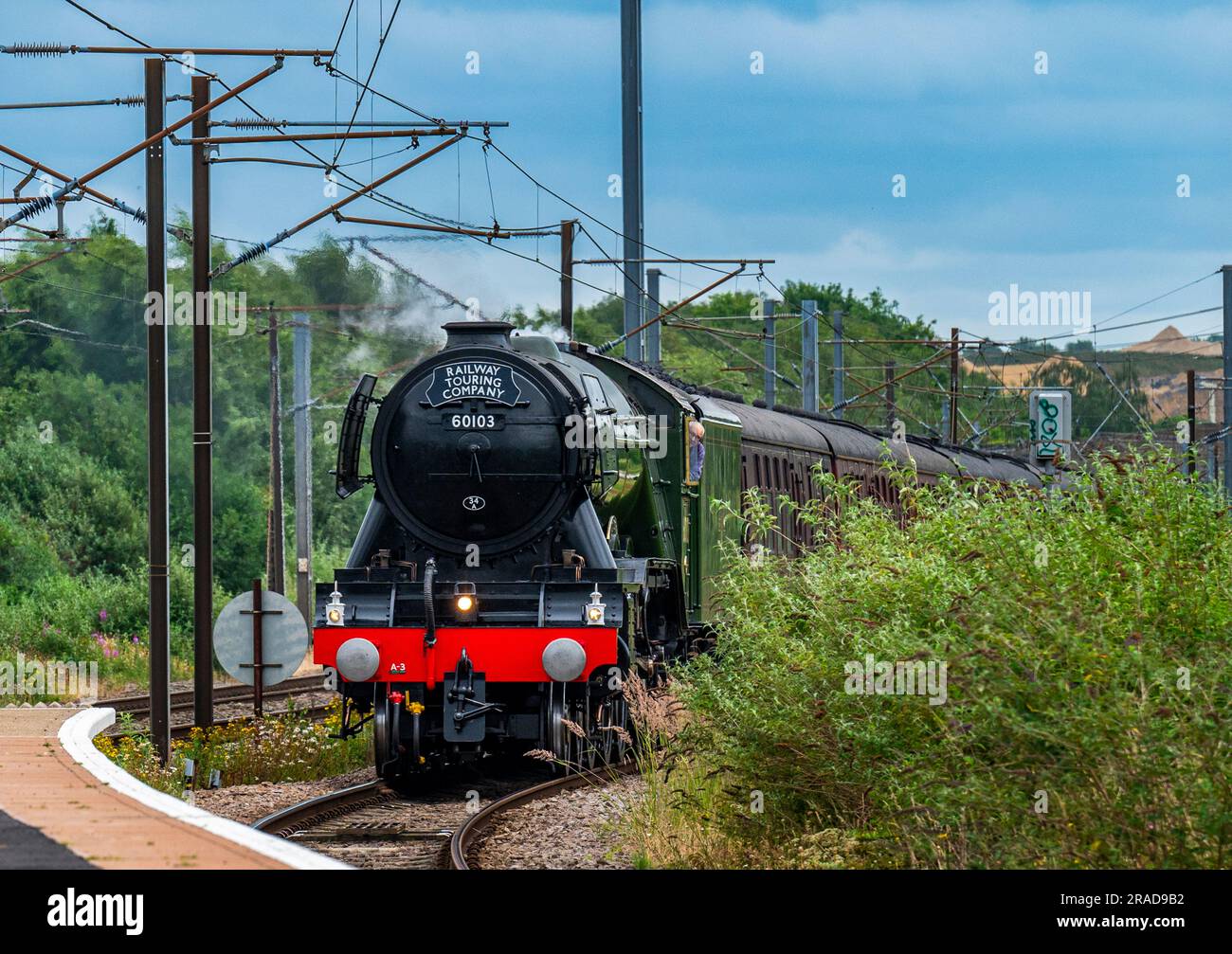 The world-famous Flying Scotsman steam train arrives at Grantham Train ...