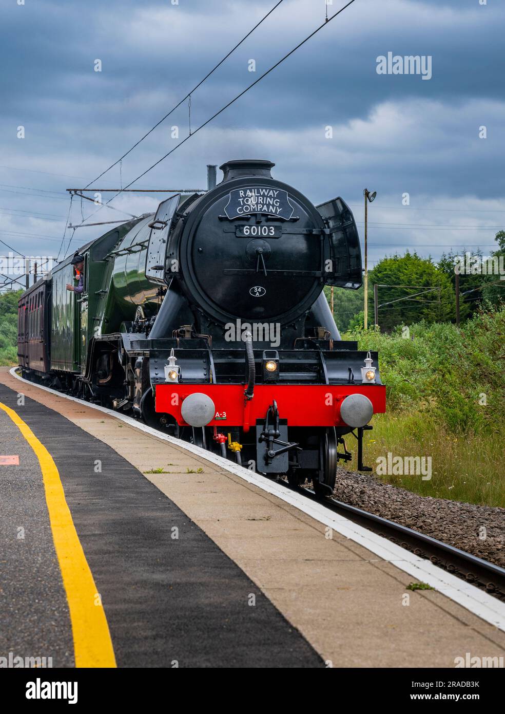 The world-famous Flying Scotsman steam train arrives at Grantham Train ...