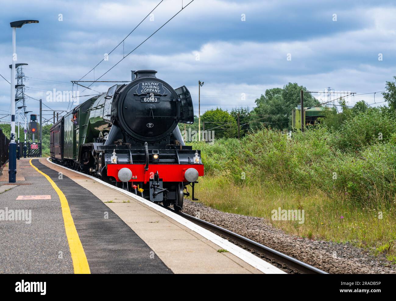 The world-famous Flying Scotsman steam train arrives at Grantham Train ...