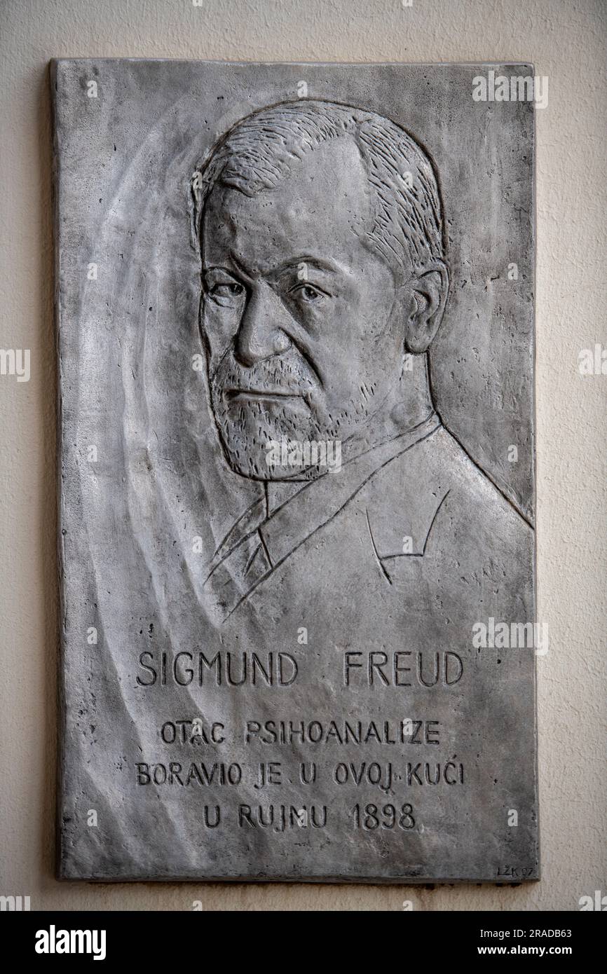 Doctor freud hi-res stock photography and images - Alamy