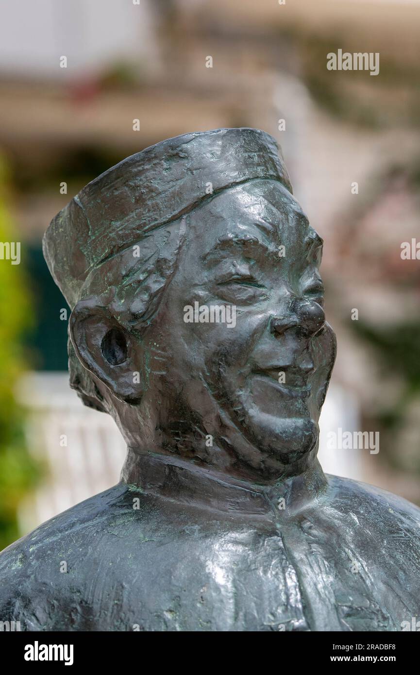 bronze statue of smiling man wearing hat in split, croatia Stock Photo ...