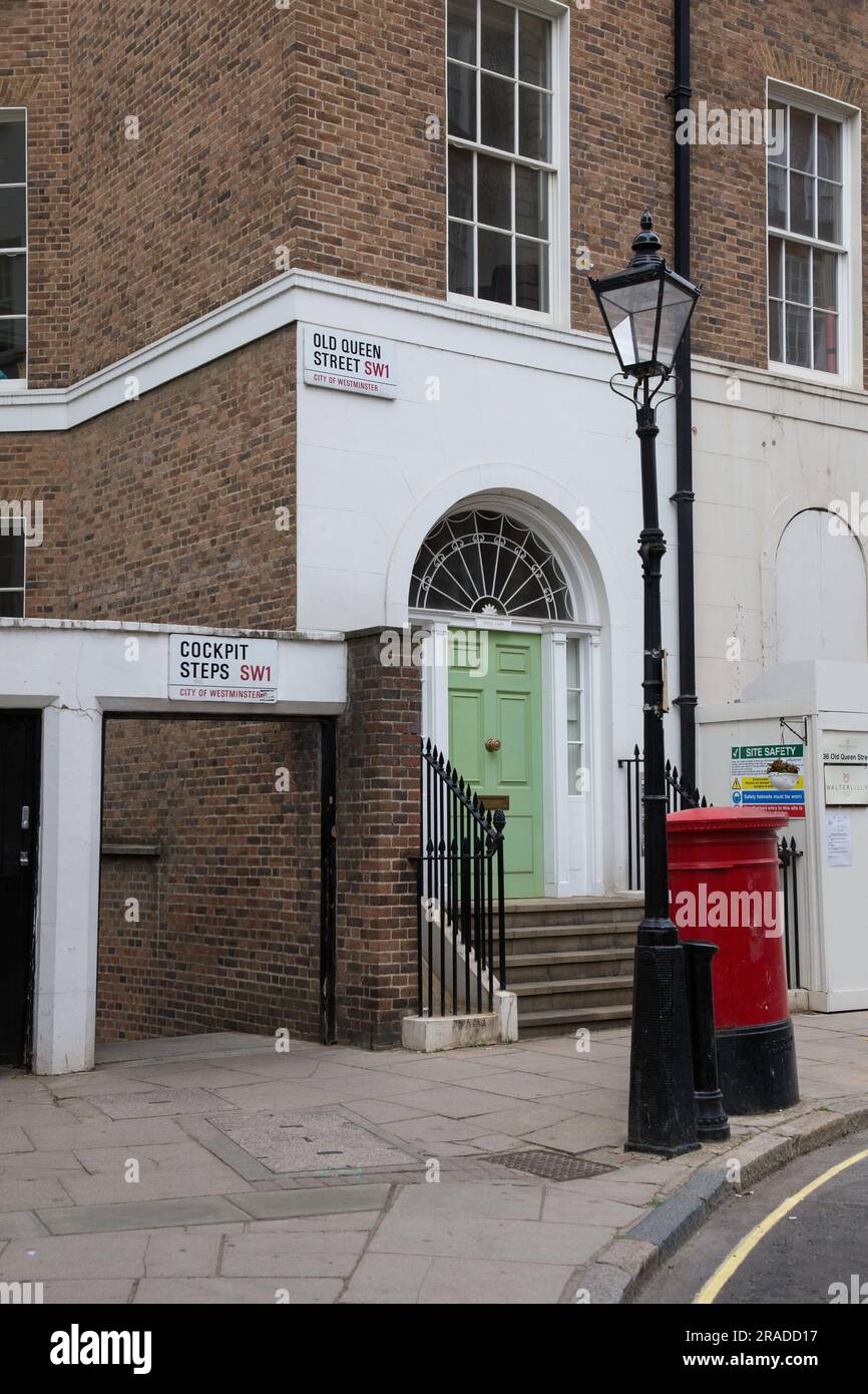 Old Queen Street and Cock Pit Steps London WC1 Stock Photo - Alamy