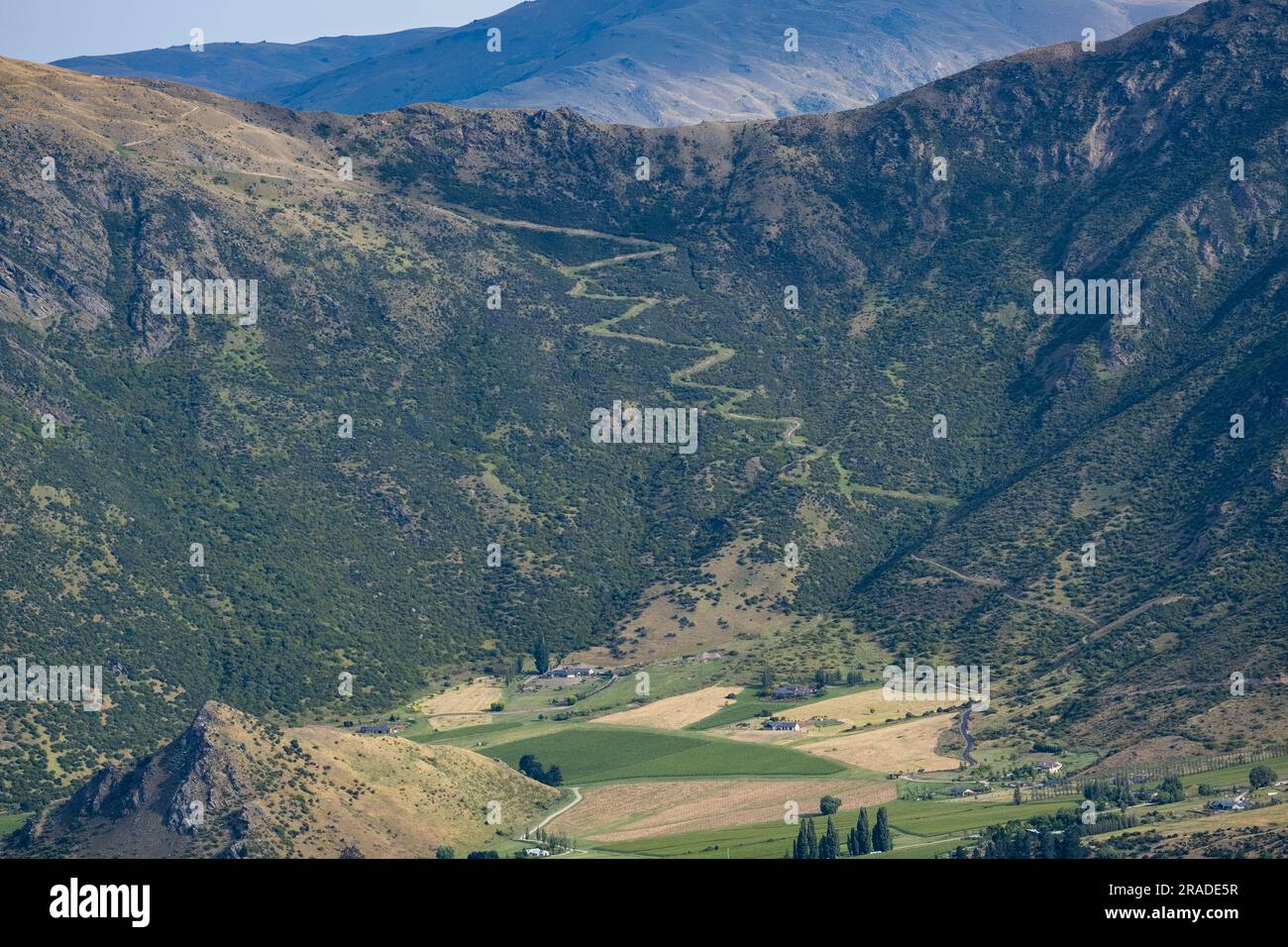 Crown Range Summit Views of Queenstown Area Crown Range Road South ...