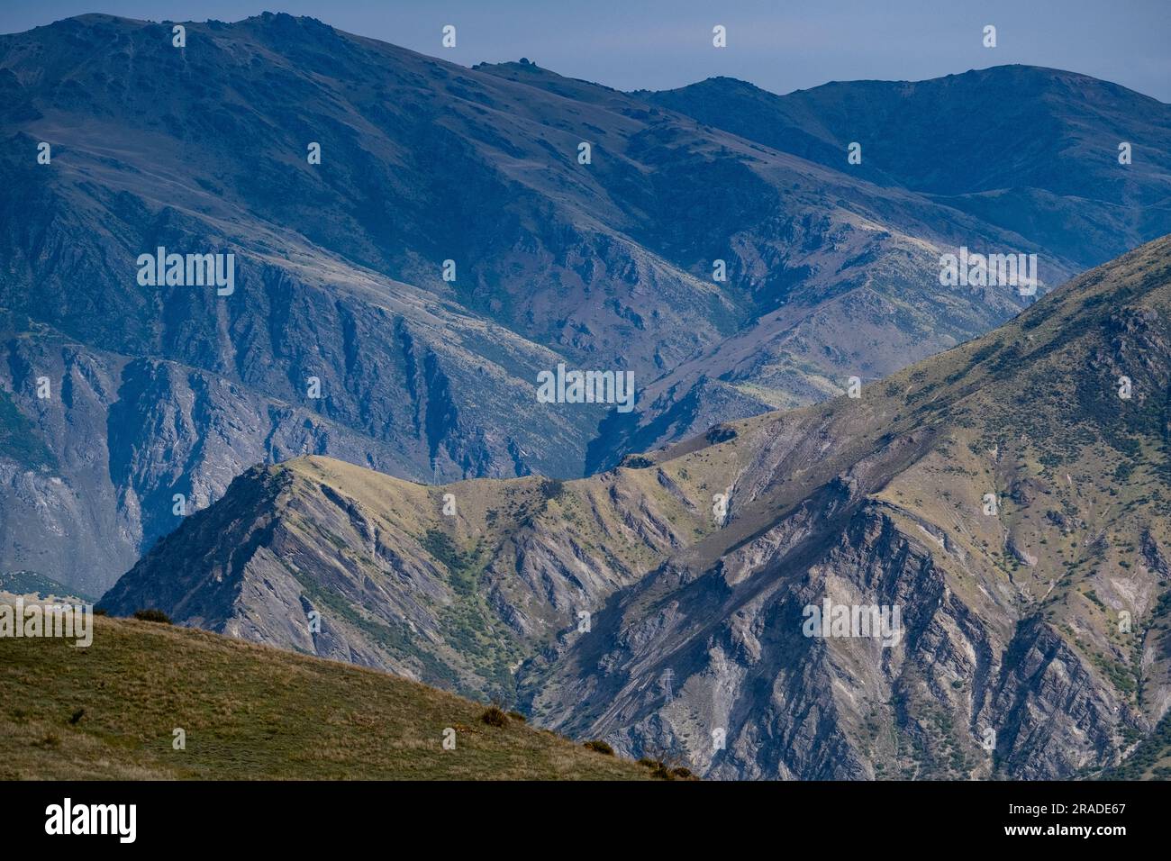 The view towards the Roaring Meg range from Crown Range Summit in the ...