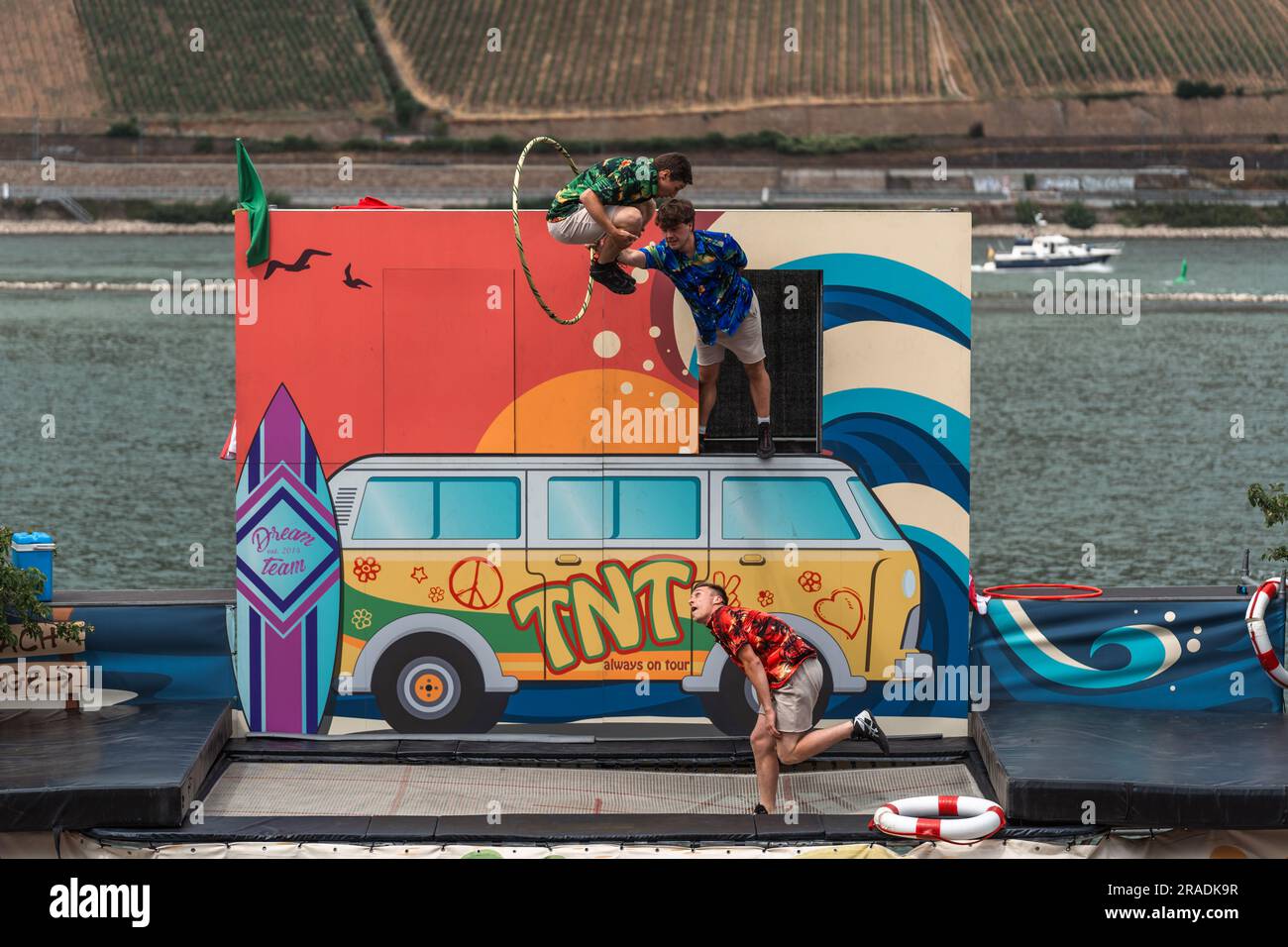 Tnt shows beach hi-res stock photography and images - Alamy