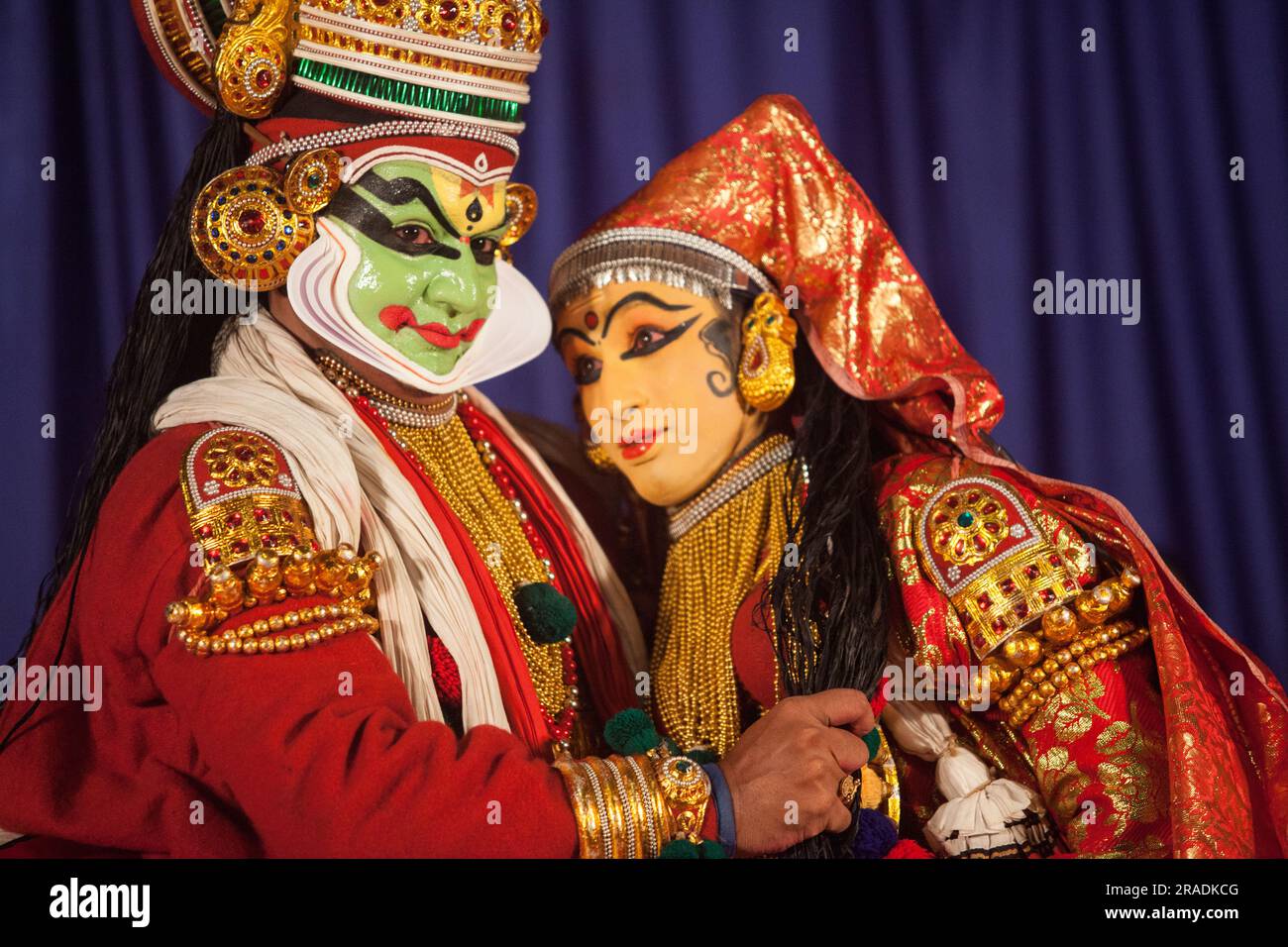 Kathakali artist performace Stock Photo - Alamy