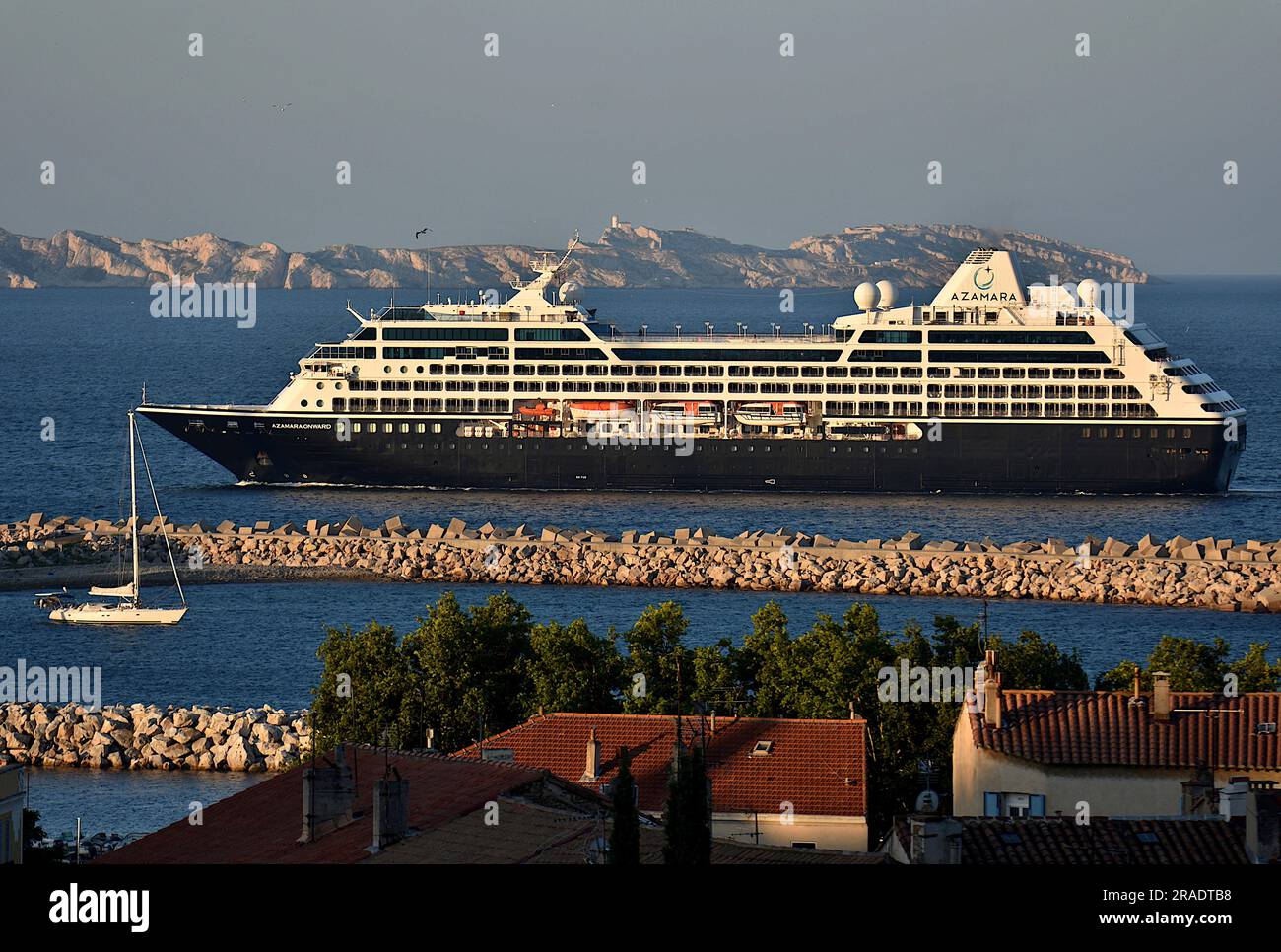 Azamara onward cruise ship hi-res stock photography and images - Alamy