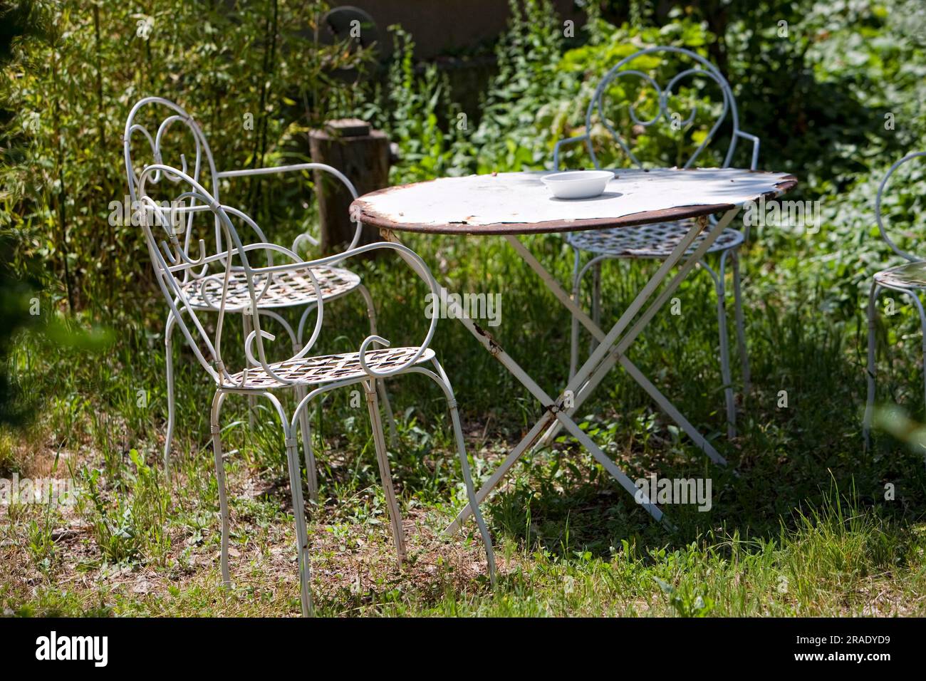 Seating place garden hi-res stock photography and images - Alamy