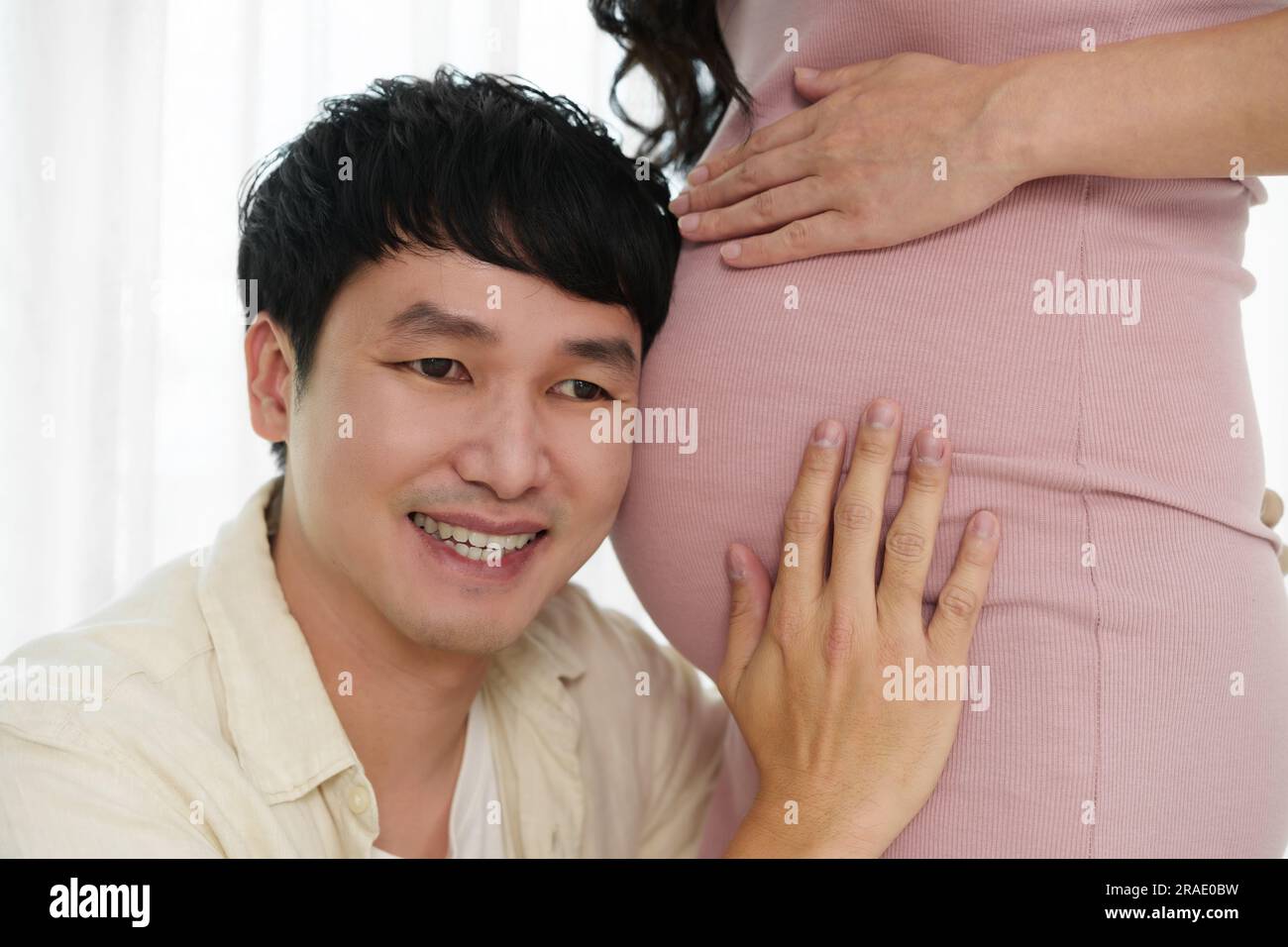 Husband listening wife hi-res stock photography and images - Alamy