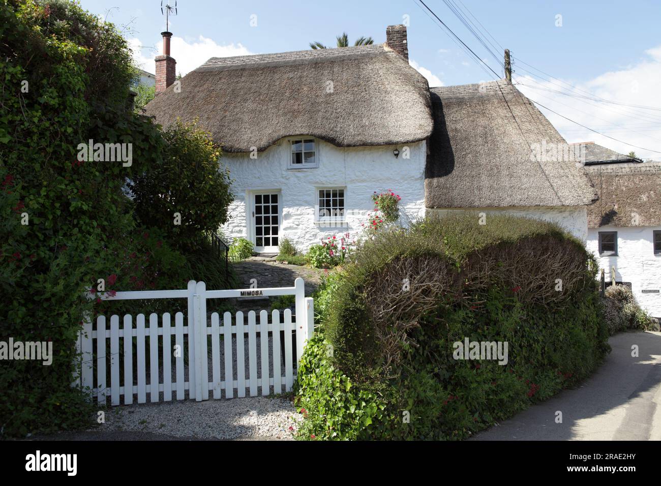 Delightful thatched cottage located in Helford, Cornwall, England ...