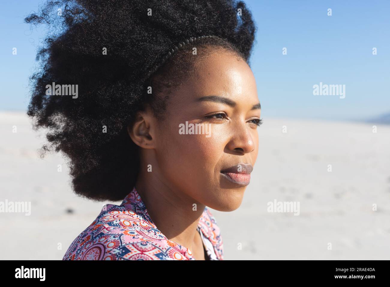 African american woman smiling hi-res stock photography and images - Alamy