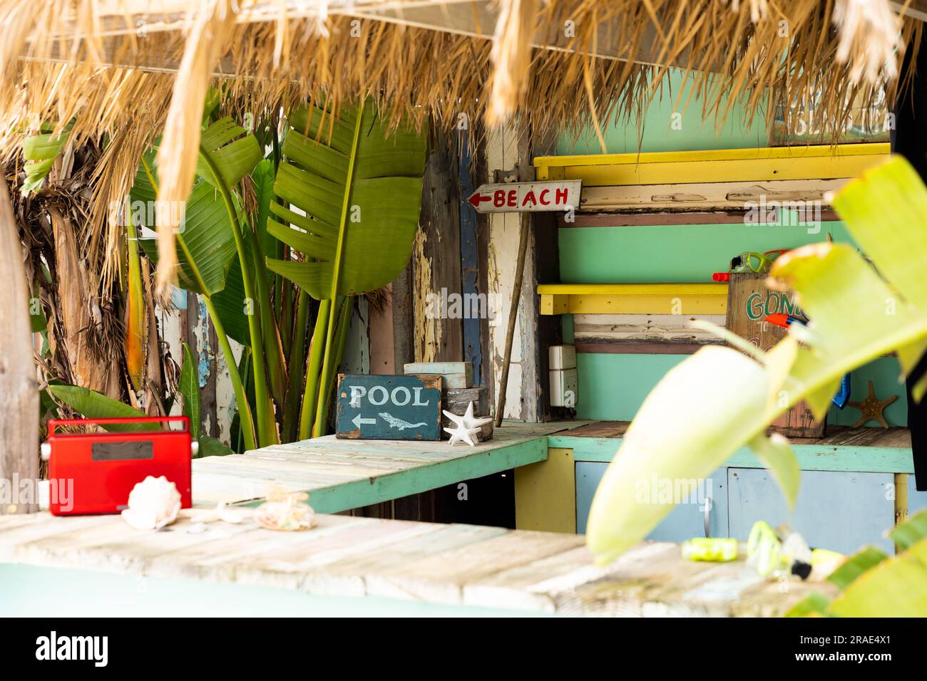 Shop beach hi-res stock photography and images - Alamy